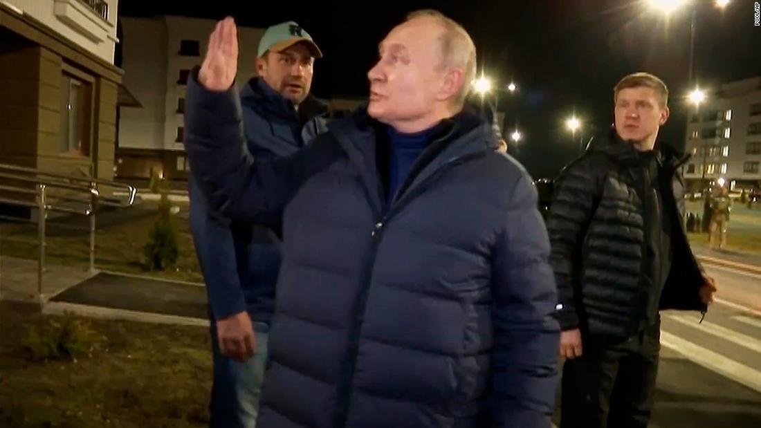 プーチン大統領、占領地マリウポリを電撃訪問 1 2 Jp